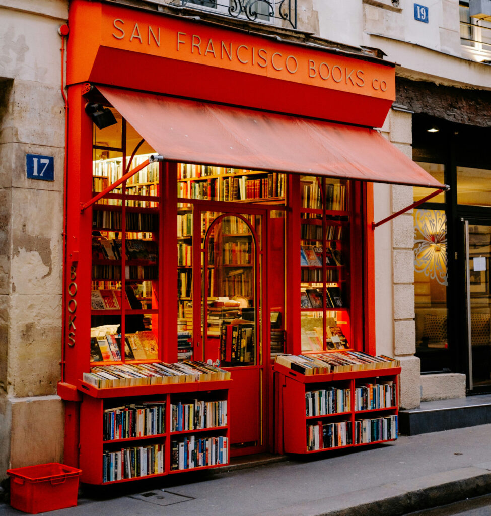 7 Best English Bookstores in Paris – Selected Gems